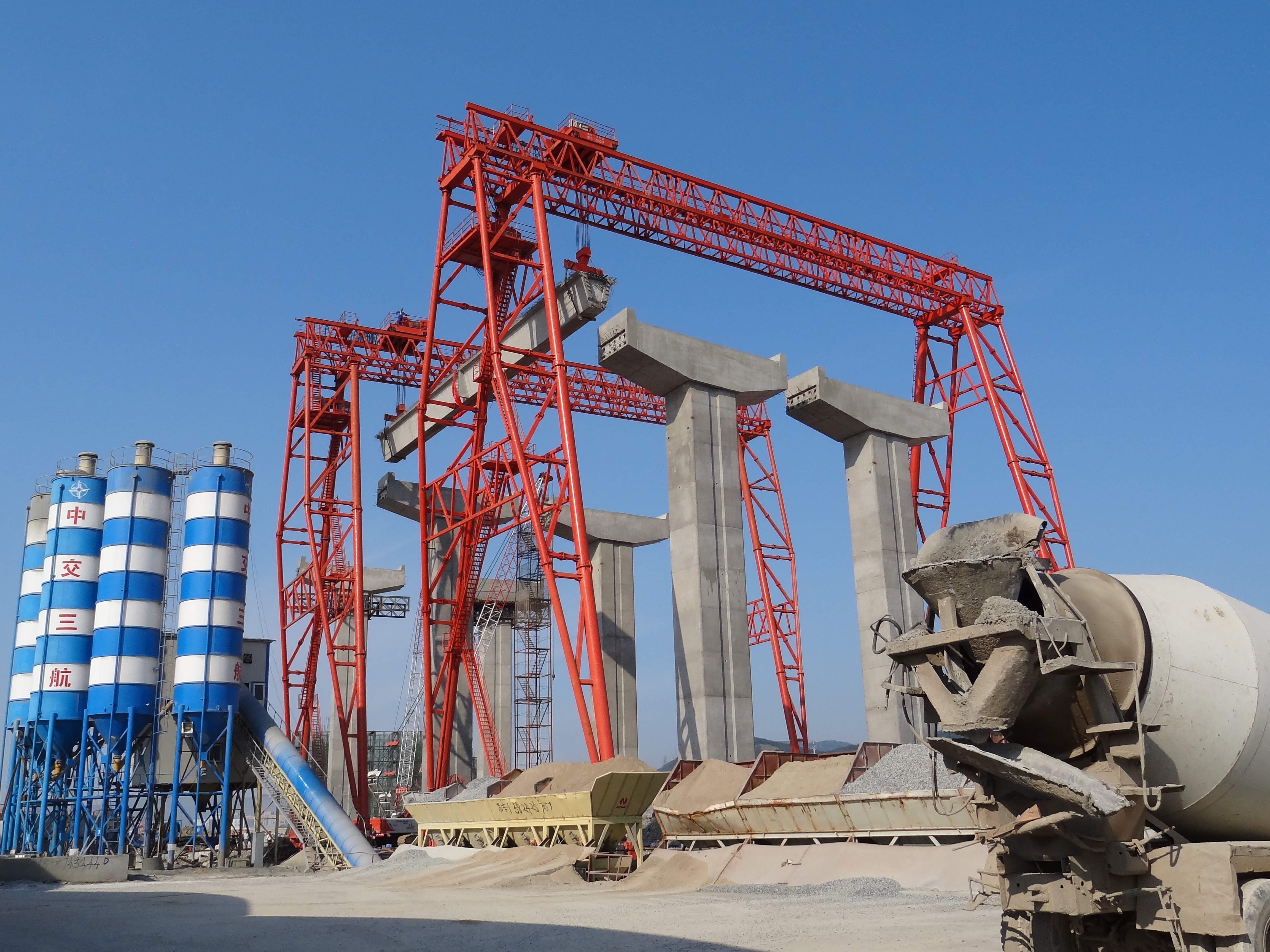 DCS 80t - 34m / 36m Industrial Bridge And Gantry Crane For Mining ...